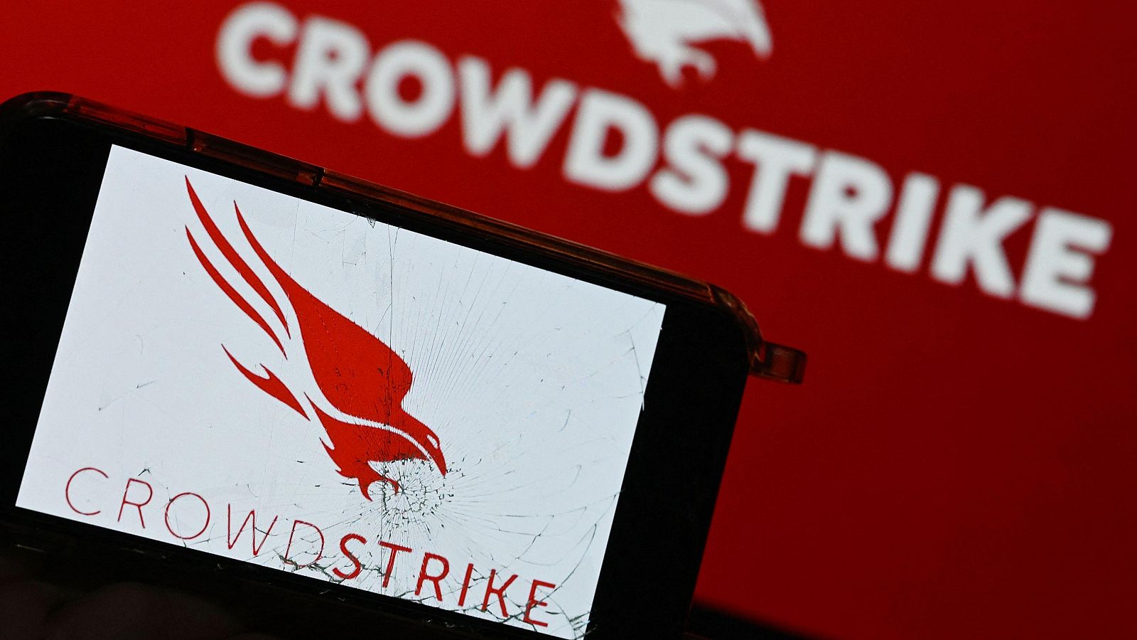 Falla global de CrowdStrike afecta operaciones y desata caída en bolsa ...