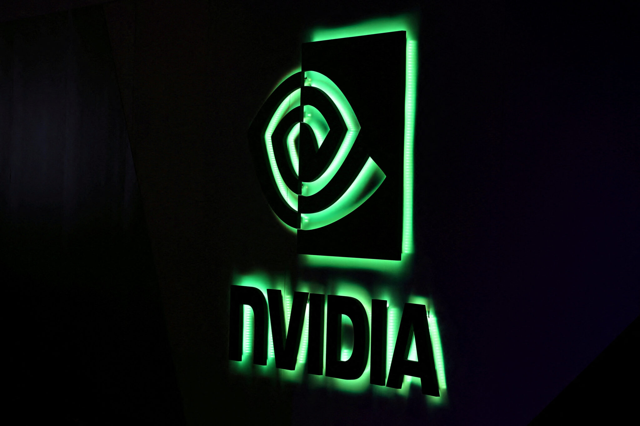 Nvidia completa compra de acciones de Intel por 5 mil mdd - Global ...